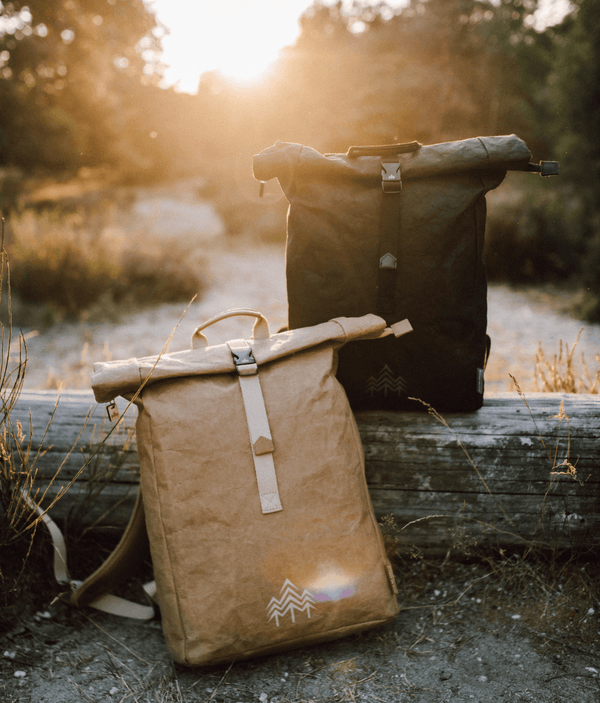 Kraftpapier Rucksack vegan / Schwarz (🌲)